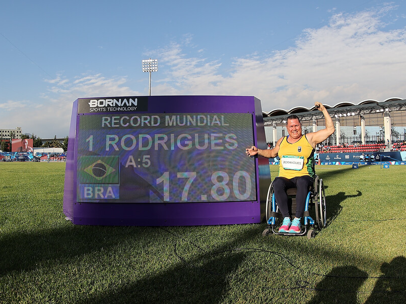 Elizabeth Rodrigues gana con nuevo récord mundial el lanzamiento del ...